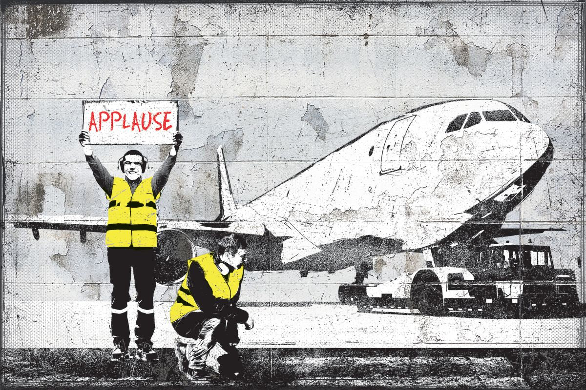 Airplane Applause – Pineapple Licensing